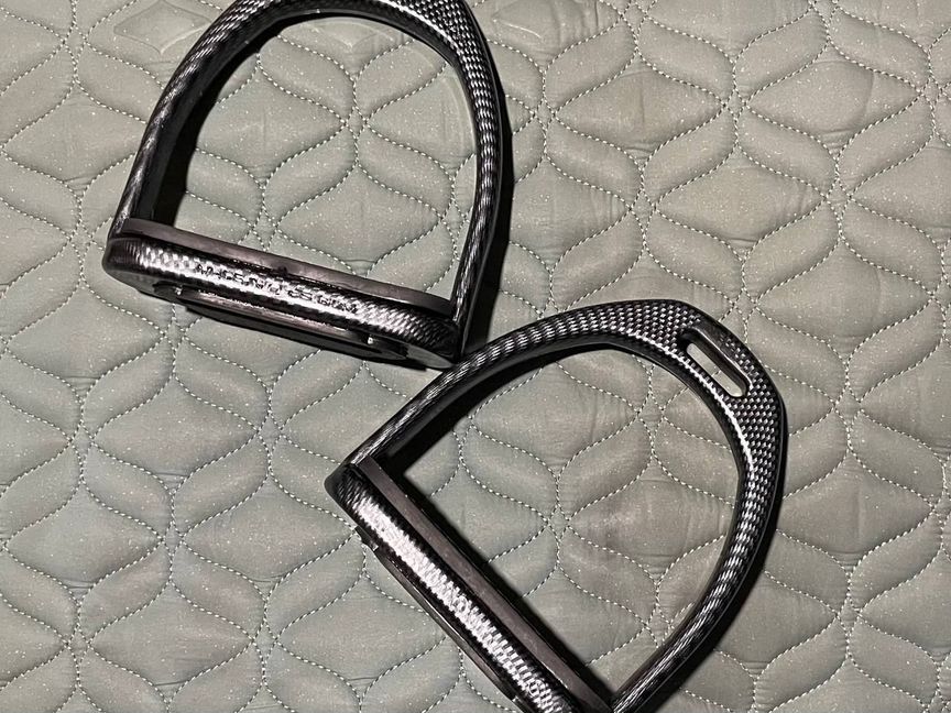 Стремена для лошади