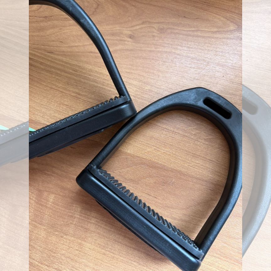 Стремена пластиковые