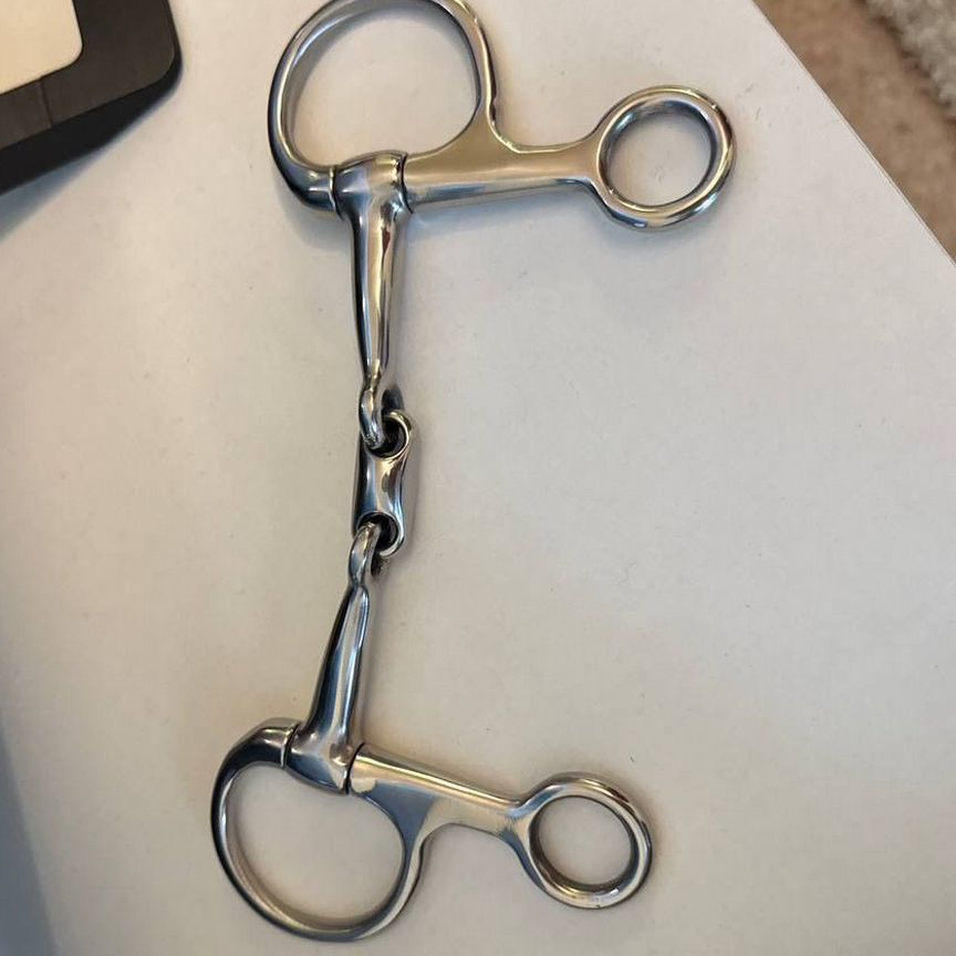 Трензель для лошади