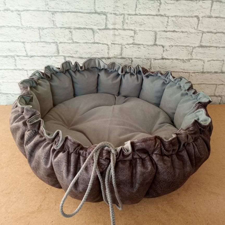 Лежанка для собак и кошек "Велюр 14"