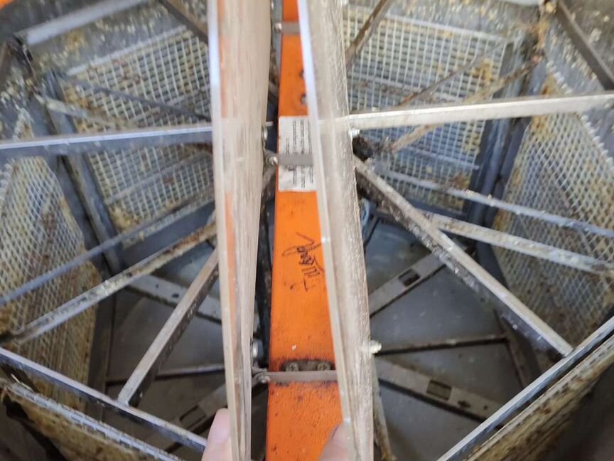 Медогонка 6рамочна автомат 220в