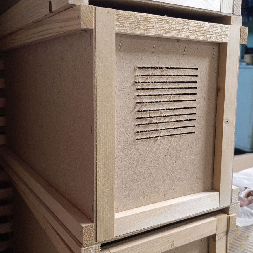 Ящики для пчелопакетов