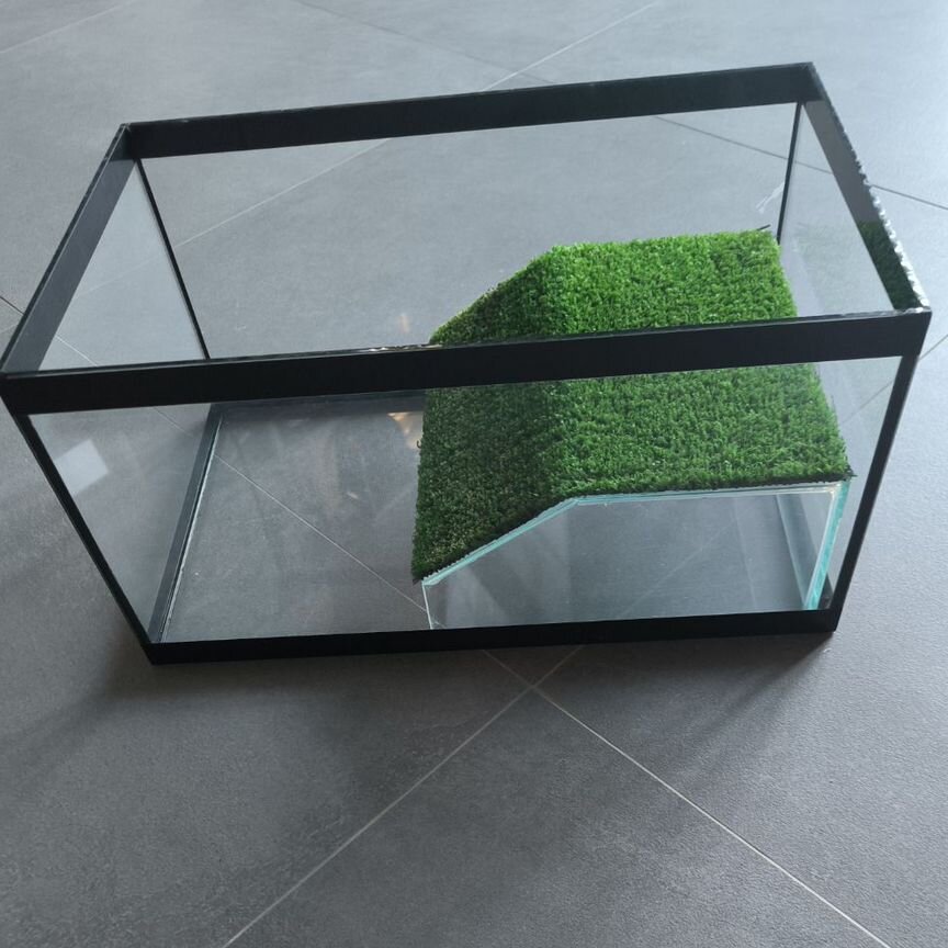 Продам аквариум с мостиком