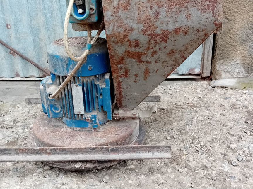 Зернодробилка бу