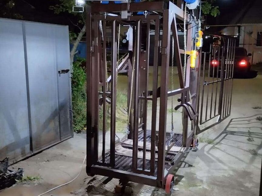 Станок для обрезки копыт крс