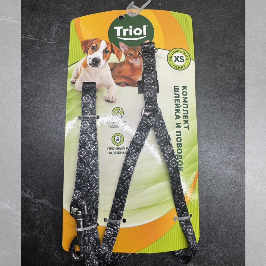 Шлейка и поводок для маленькой собачки