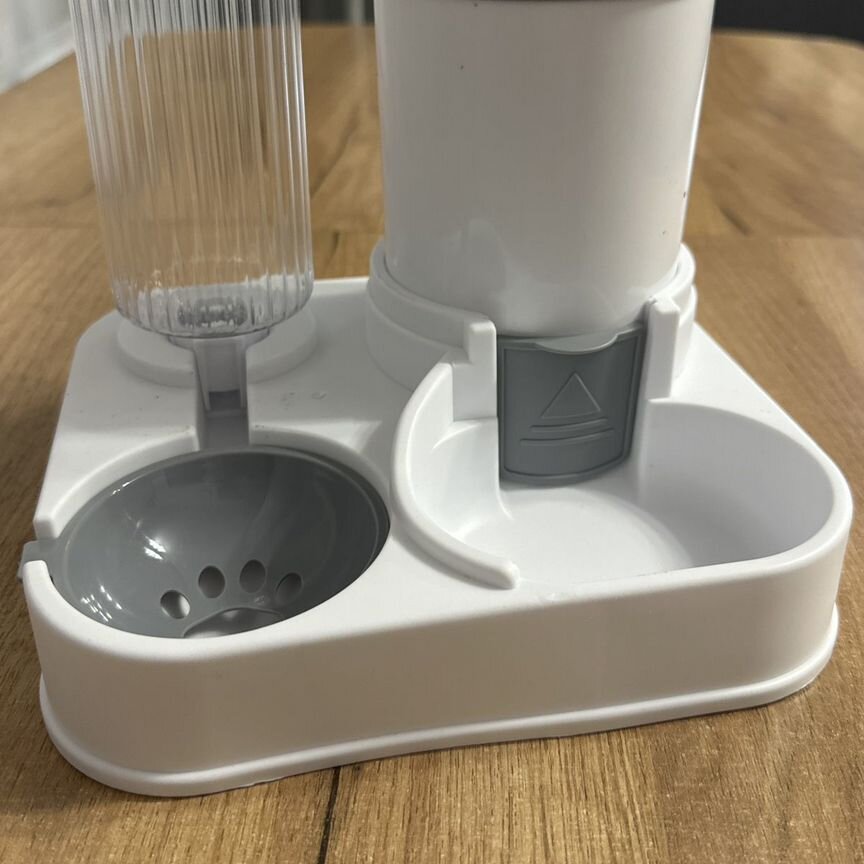 Автоматическая кормушка и поилка для кота