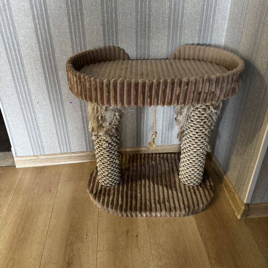 Домик для кошки с когтеточкой бу