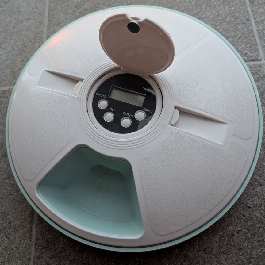 Автоматическая кормушка