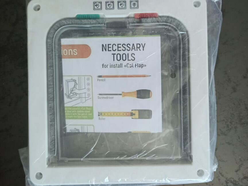 Дверца для кошек и собак