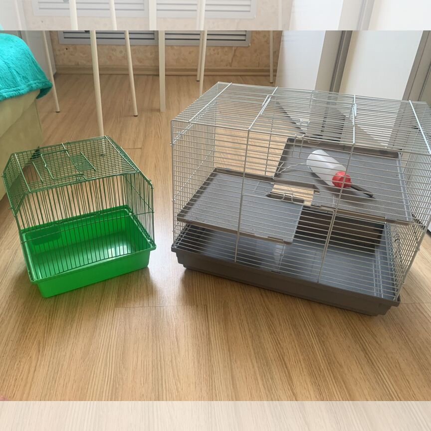 Продам большую клетку (б/у)   маленькая в подарок