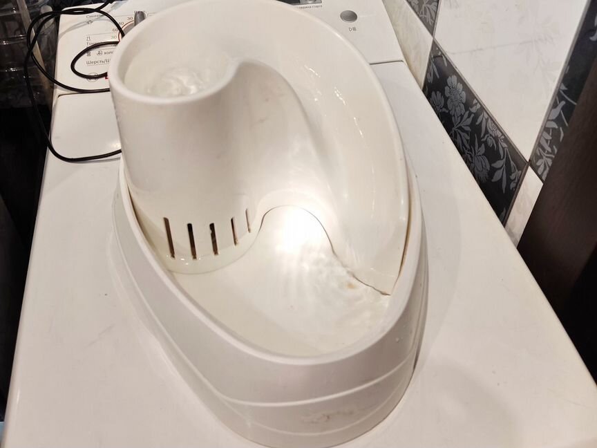 Поилка фонтан для кошек и мелких собак Ferplast Ve