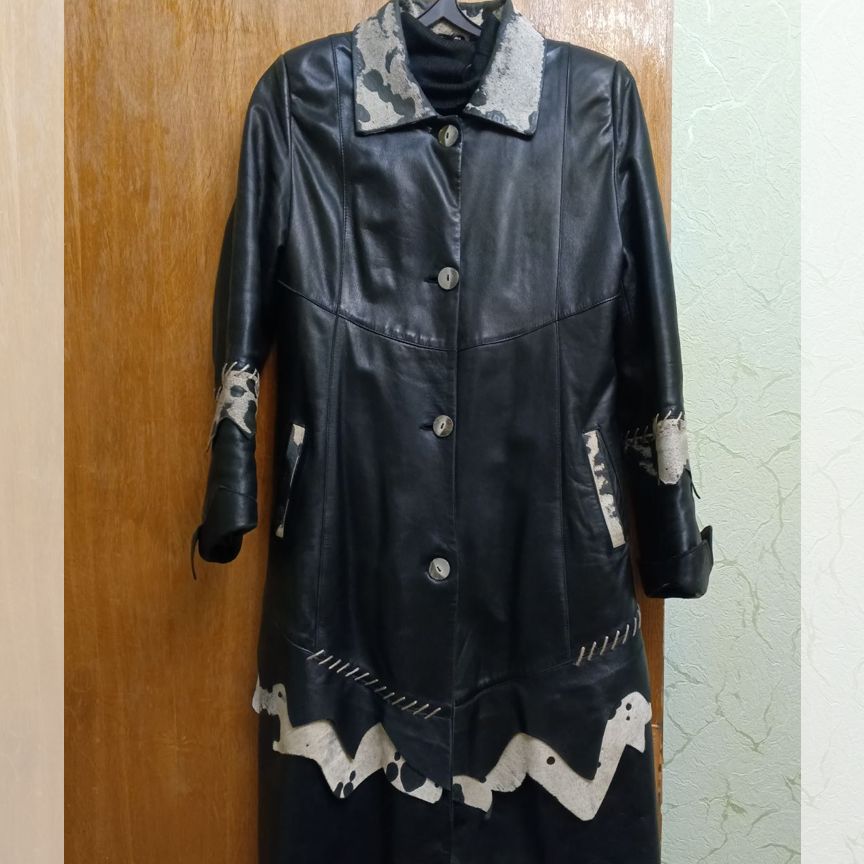 Кожаный плащ размер 44-46