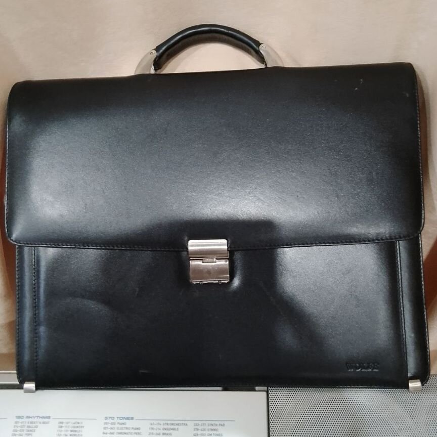 Мужской кожаный портфель