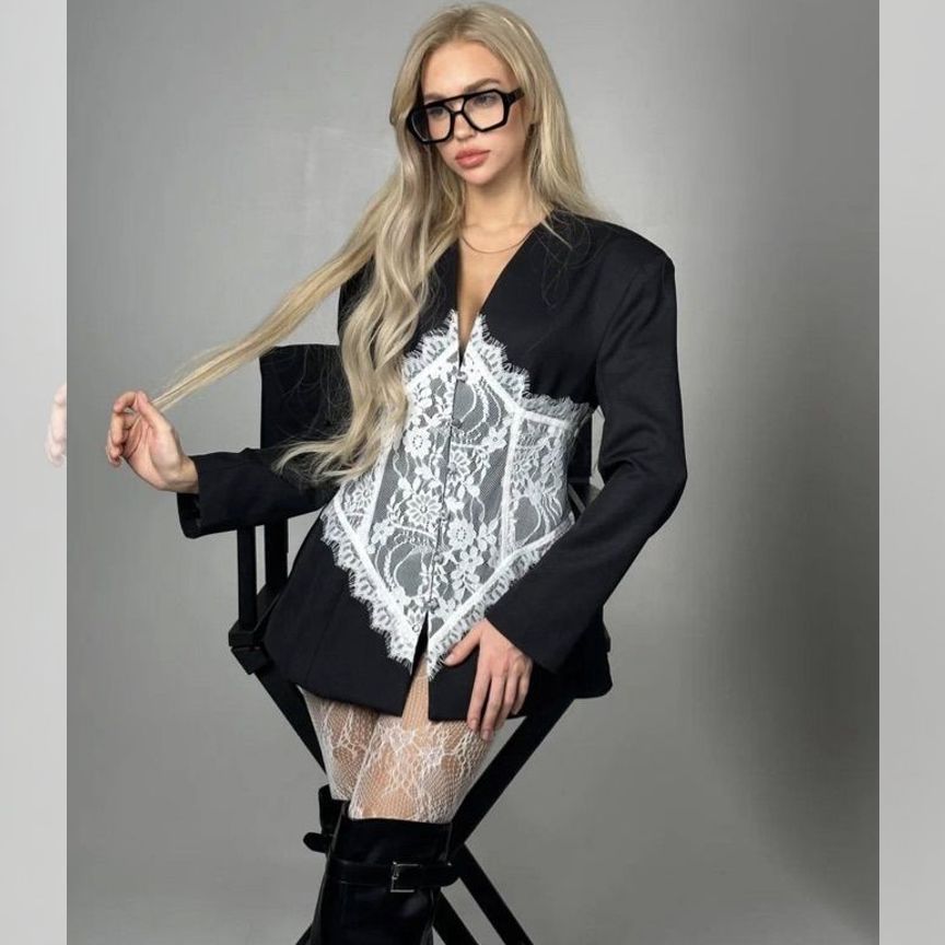 Пиджак женскийс кружевом