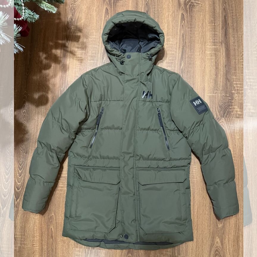 Пуховик helly hansen s
