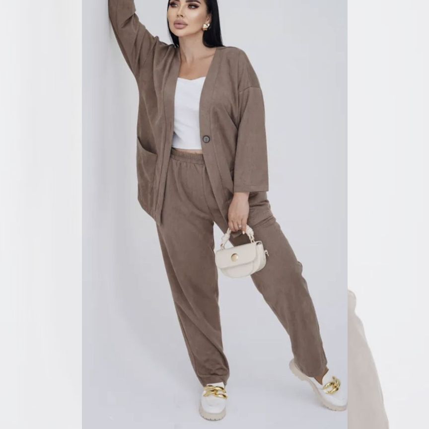 Костюм женский