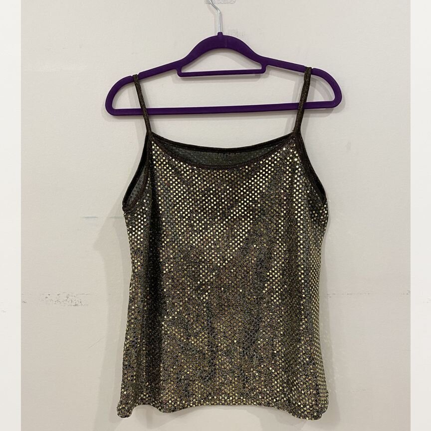 Женский топ с пайетками